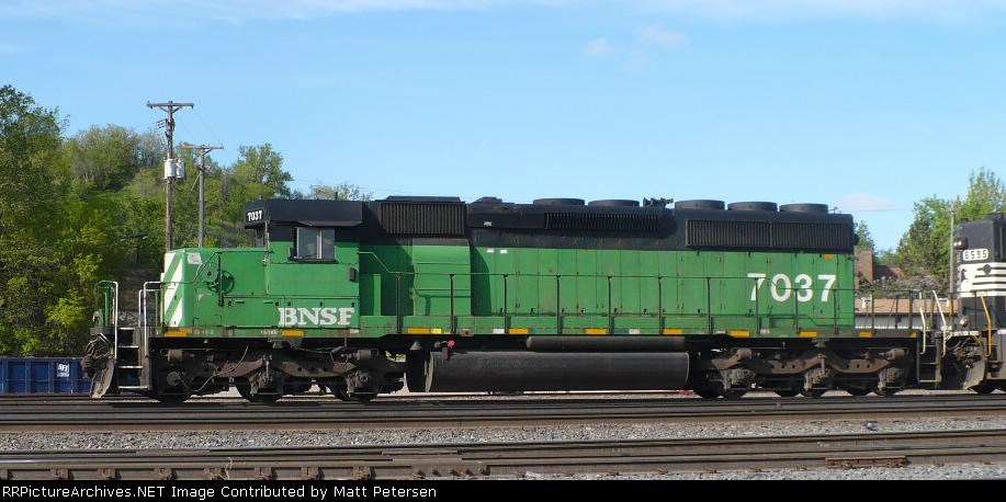 BNSF 7037